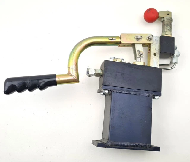 BRITISH AFV HYDRAULIC Hand Pump for Seat? - 2340234 - HM6010 - 4320-99 ...