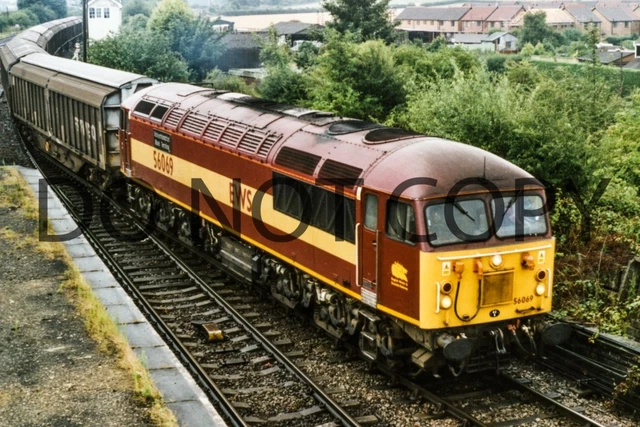 UK DIESEL TRAIN Railway Photograph Of Class 56 56069 Loco. Rm56-339 £1. ...