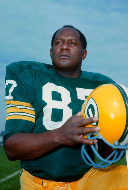 WILLIE DAVIS OF The Green Bay Packers 1965 OLD FOOTBALL PHOTO 7 $9.00 ...