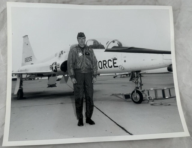 VINTAGE GLOSSY PHOTO Edwards AFB California USAF Test Center #4 Pilot ...