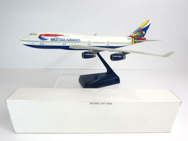 BRITISH AIRWAYS BOEING 747-400 Push-fit Model Aircraft with Stand and ...