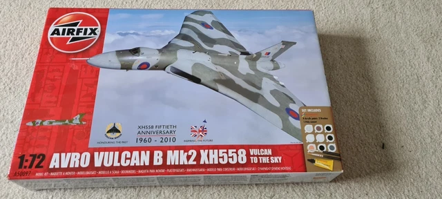 AIRFIX AVRO VULCAN B Mk2 XH558: 50th Anniversary Aircraft Model Kit 1: ...