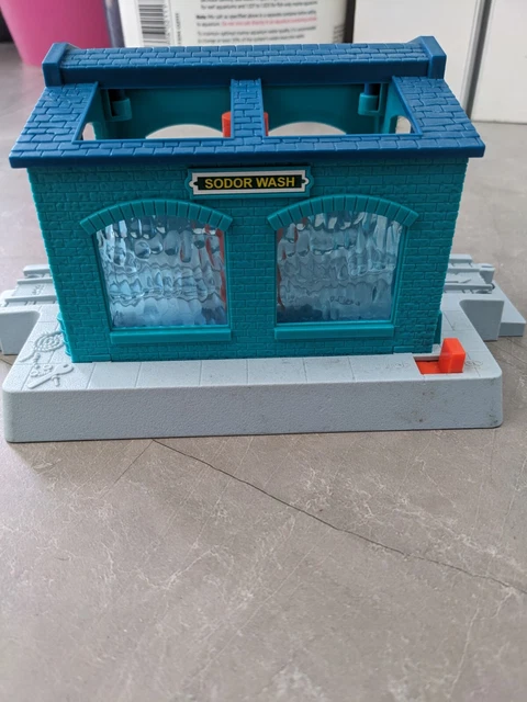 TRACKMASTER THOMAS THE tank engine train set sodor engine wash £8.00 ...