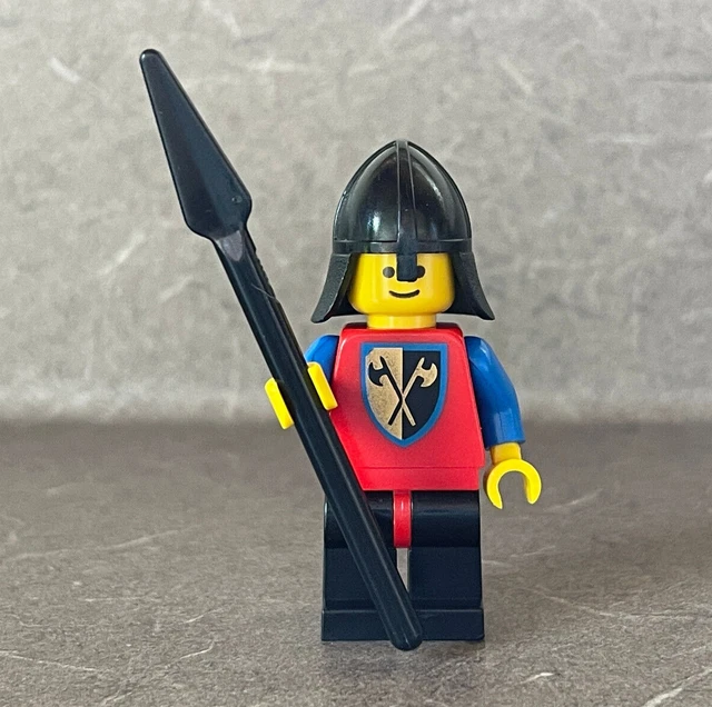 LEGO CASTLE KNIGHTS MINIFIGURE Red Torso Crossed Swords Helmet Spear ...