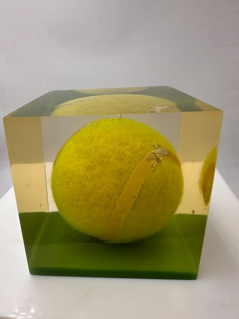 SCULPTURE EN RÉSINE à inclusion " balle de Tennis " vintage 1970's EUR ...