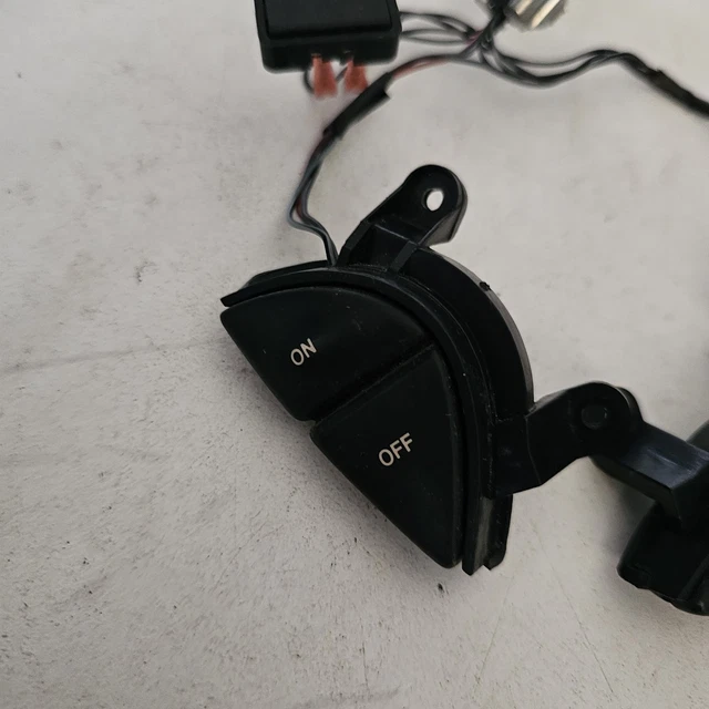 FORD FALCON AU S1 S2 S3 Steering Wheel Controls Buttons Volume / Cruise ...