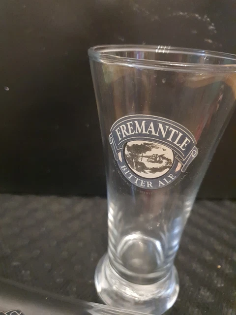 RARE COLLECTABLE FREMANTLE Bitter Ale 285Ml Beer Glasses 17Cm Tall As ...