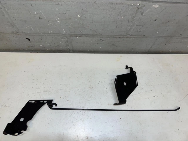 LAND ROVER DEFENDER Tdci PUMA and Td5 Radiator brackets & bonnet stay ...