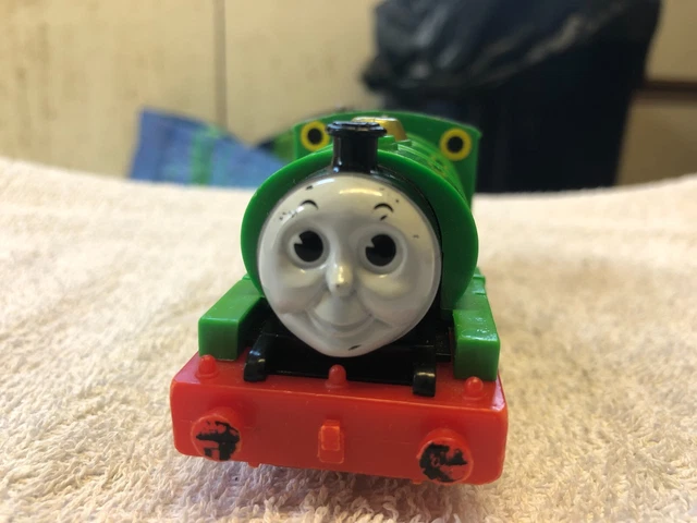 THOMAS & FRIENDS 2002 Trackmaster TOMY Percy Motorized Train + 1 ...