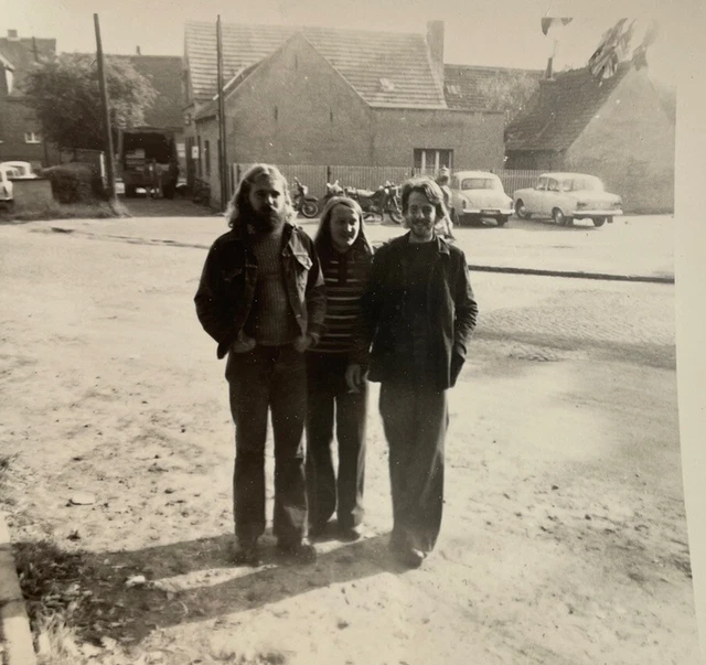 1968 FOTO DDR Hippies Mit Schwalbe, Mz Trabbi Trabant 601 Wartburg 311 ...