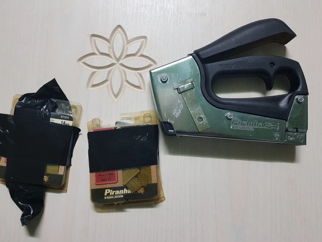 PIRANHA BLACK & Decker Easy Shot Pro Staple GUN HEAVY DUTY With x71314 ...