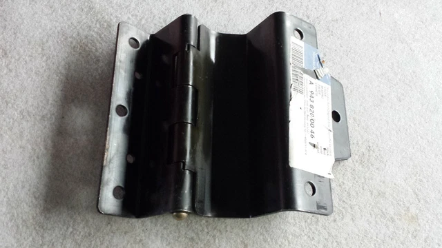 ORIGINAL MERCEDES BENZ bearing light unit light bearing 9438200046 £24. ...