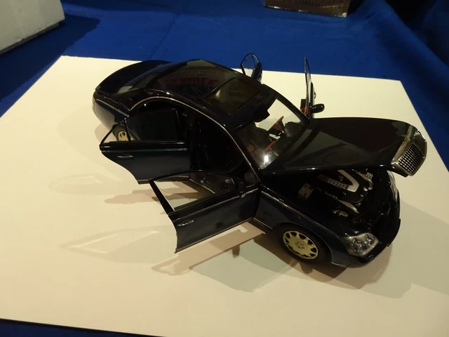 VOITURES MINIATURES 1/18 EUR 210,00 - PicClick FR