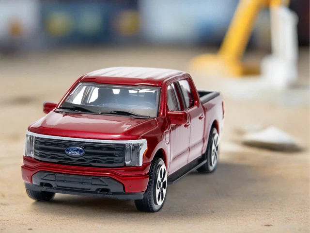 FORD F-150 LIGHTNING 2022 red - Bburago 1:43 Scale Toy Pickup £10.99 ...