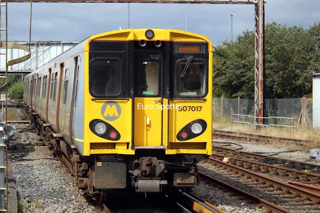 B243 35MM SLIDE Class 507 507017 Chester [CS2] £3.54 - PicClick UK