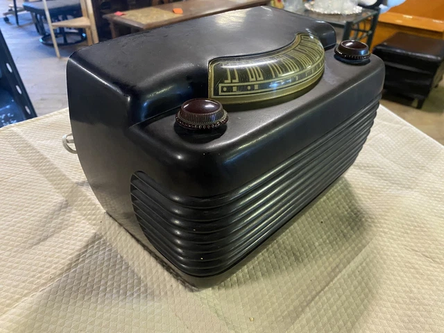 VINTAGE PHILCO BAKELITE Tube Hippo AM Radio 54-7096 Turns on! lights up ...