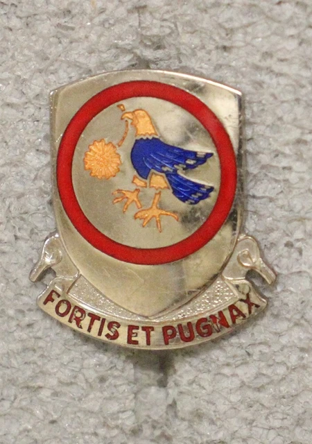 U.S. ARMY DI Pin: 758th Field Artillery Battalion - p/b, Dondero D2 £7. ...