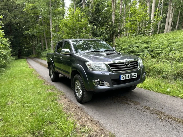 TOYOTA HILUX INVINCIBLE D-4D 3.0 Turbo Diesel Double Cab Pick Up - NO ...