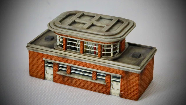 Z GAUGE MODEL Railway Building Detailed Resin Art Deco Style Signal Box ...
