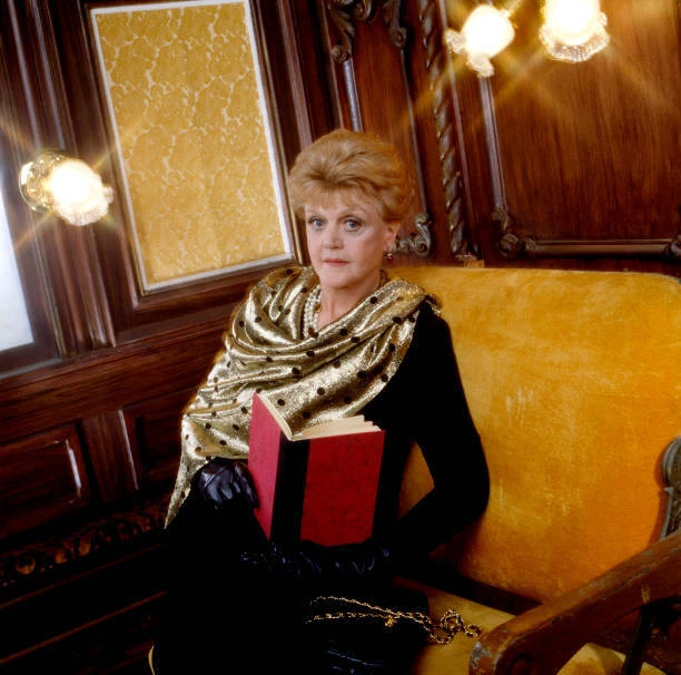 ANGELA LANSBURY AS Jessica Fletcher in Murder She Wrote 1990 TV Old ...