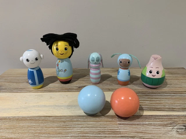 RARE CBEEBIES MOON and Me Wooden Bowling Skittles Figure Set With 2 ...