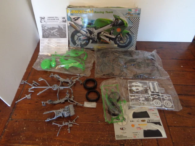 SWIFT PROTAR MODEL - 1/9 1999 Kawasaki Racing Team / Kawasaki 750cc ...