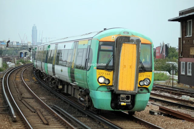 B198 35MM SLIDE Southern Class 377 377144 @ Clapham Junction £3.54 ...