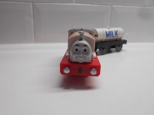 TOMY TRACKMASTER THOMAS the tank engine battery train stanley and milk ...