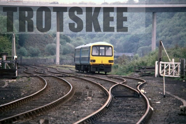 35MM SLIDE BR British Rail Diesel DMU Class 143 013 Whitby 1987 ...