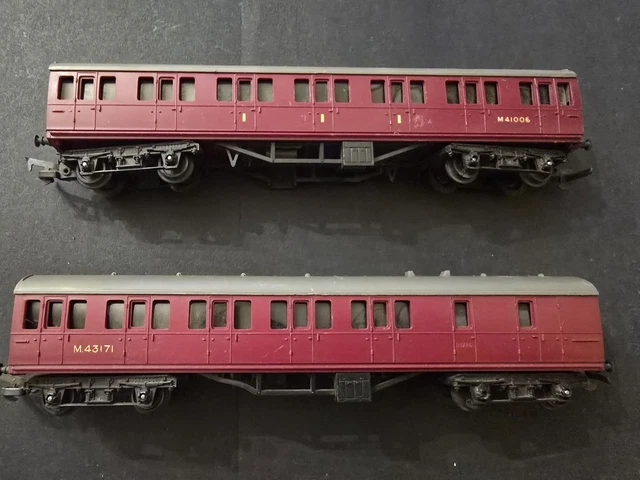 PAIR OF TRIANG Rail Cars R120/222 & R121/ 223 £9.75 - PicClick UK