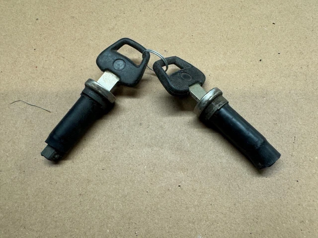 LAND ROVER DEFENDER Td5 & Tdci 90 two door locks and two keys £12.00 ...