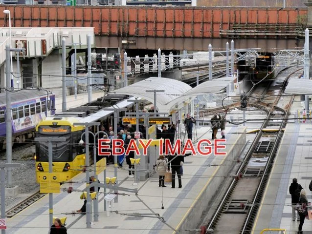 PHOTO METROLINK Tram Number 3075 In The Metrolink Fleet At Victoria ...