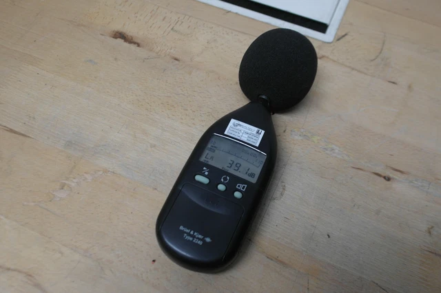 BRUEL & KJAER 2240 Sound Survey Meter / Class 1 sound level meter good ...