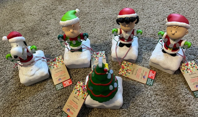 HALLMARK PEANUTS CHRISTMAS Light Show Complete Set New With Tags $273. ...