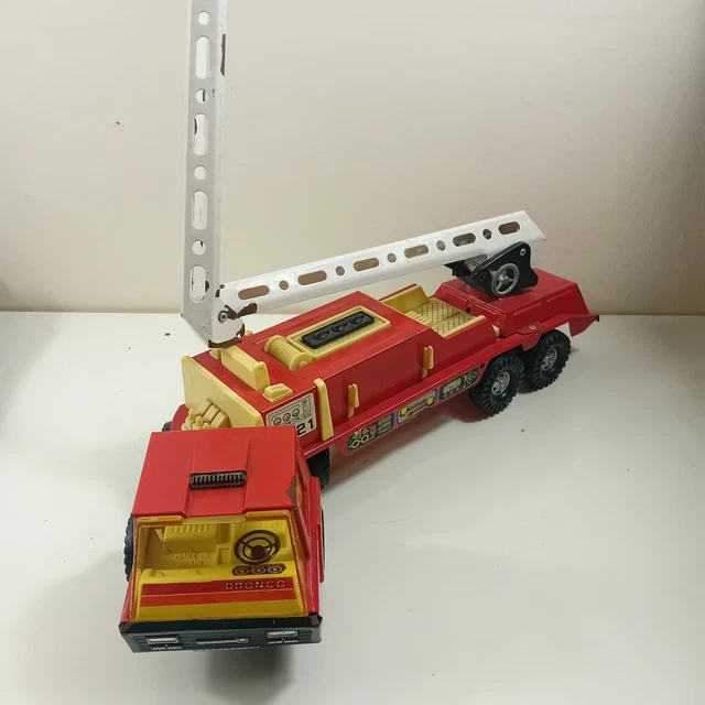 VINTAGE GOZAN BRONCO No 2521 Fire Engine Ladder Truck Made in Spain. £ ...