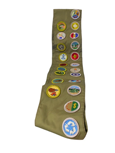 VINTAGE ORIGINAL BSA Boy Scout Green Sash with 21 Merit Badges Patches ... VINTAGE ORIGINAL BSA Boy Scout Green Sash with 21 Merit Badges Patches ...