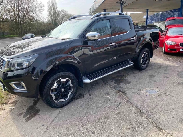 NISSAN NAVARA 2.3 dCi Tekna Auto 4WD Euro 6 4dr Diesel Automatic £ ...