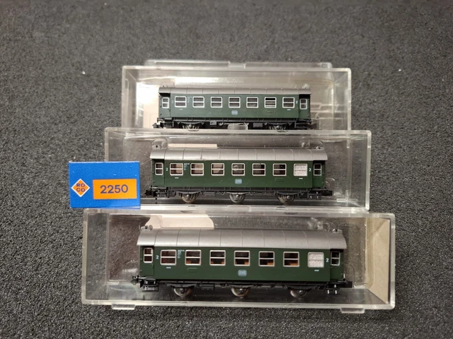 ROCO 2250 SPUR N 3-Achs Personenwagen Insgesamt 3 Stück EUR 9,99 ...