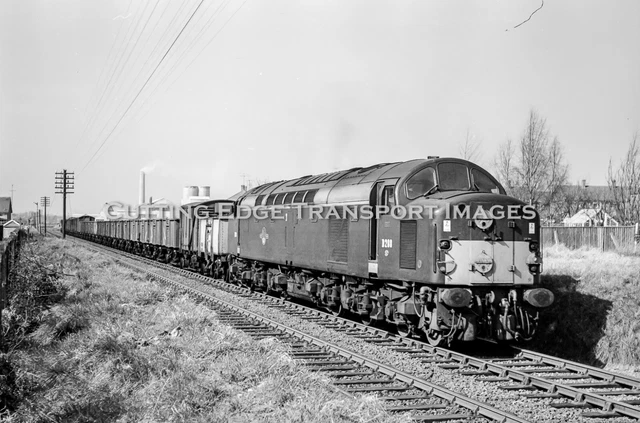 35MM RAILWAY NEGATIVE: Class 40 D208 1960s - Location? C-B45 £12.33 ...