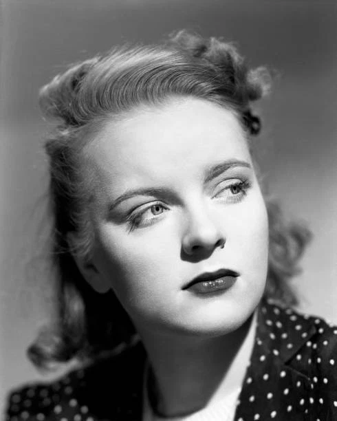 SINGER EDITH HENDRICK CBS-WBBM Radio staff vocalist Chicago IL J 1940s ...