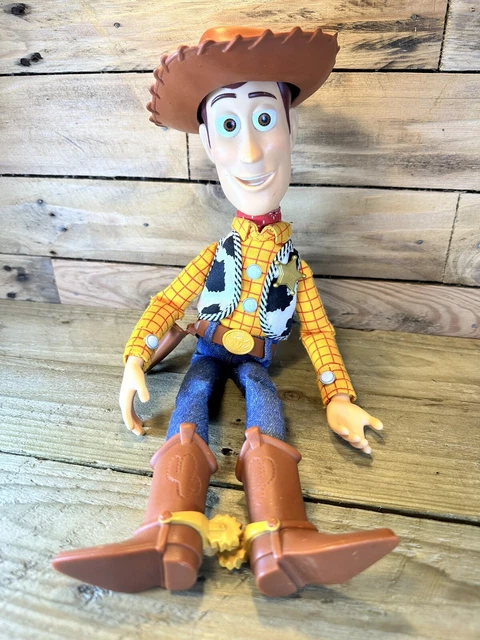 DISNEY PIXAR THINKWAY Toy Story Woody Pull String Bambola Figura 16” Cappello Parlante EUR 22,56 ...