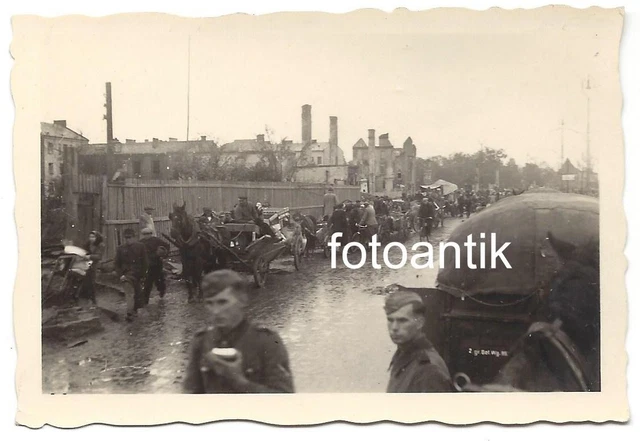 FOTO 2 WK Polen Warschau zerstörte Häuser polnische Flüchtlinge ...