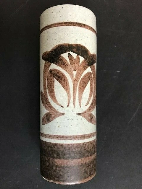 THE MONASTERY RYE CINQUE PORTS Studio POTTERY VASE or PEN HOLDER 16.5cm ...