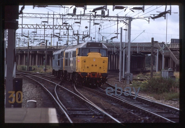 ORIGINAL 35MM SLIDE- Class 31's 31209 & 31189 at Bescot on 1.9.85. £3. ...
