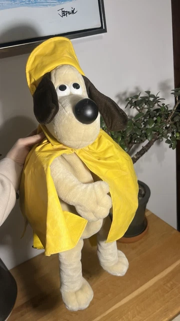 WALLACE AND GROMIT Vintage Rare Yellow Raincoat Plush Backpack / Bag ...