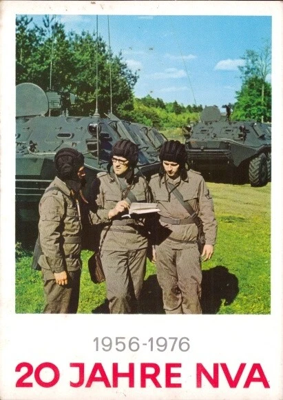 CARTOLINA 20 ANNI NVA 1976, DDR, carri armati, soldatini in uniformi ...