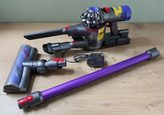 DYSON V8 MOTORHEAD Pro Cordless Handheld Bagless Vacuum Cleaner With ...