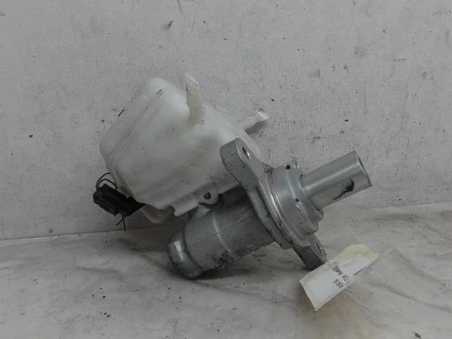 MAITRE CYLINDRE (FREINAGE) BMW SERIE 1 F20 PHASE 1 34336851095 EUR 75 ...