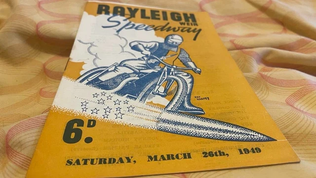 RAYLEIGH ROCKETS V Leicester Hunters--Speedway Programme--26Th March ...