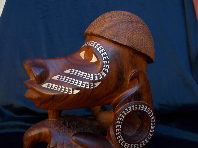LARGE VINTAGE NGUZU Nguzu Wood Carving With Mop Insert- Solomon Islands ...